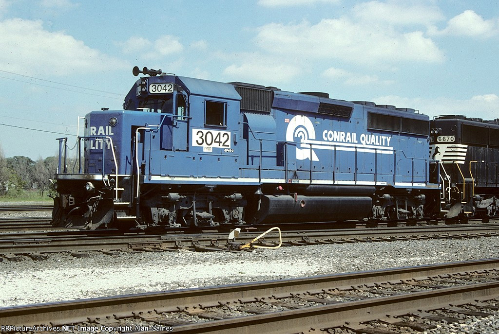 NS GP40-2 3042